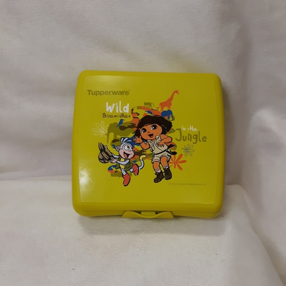 Tupperware | Kitchen | Dora The Explorer Tupperware Sandwich And Snack ...